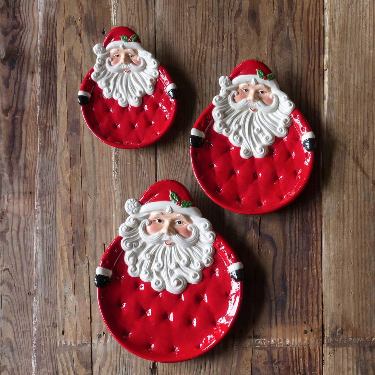 Santa Plates – The Robin's Noel